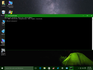 Change Command Prompt Transparency in Windows 10 with Hotkeys